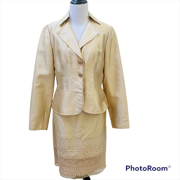 Kay Unger | Skirts | Kay Unger Gold Skirt Formal Skirt Suit Sz 8 | Poshmark